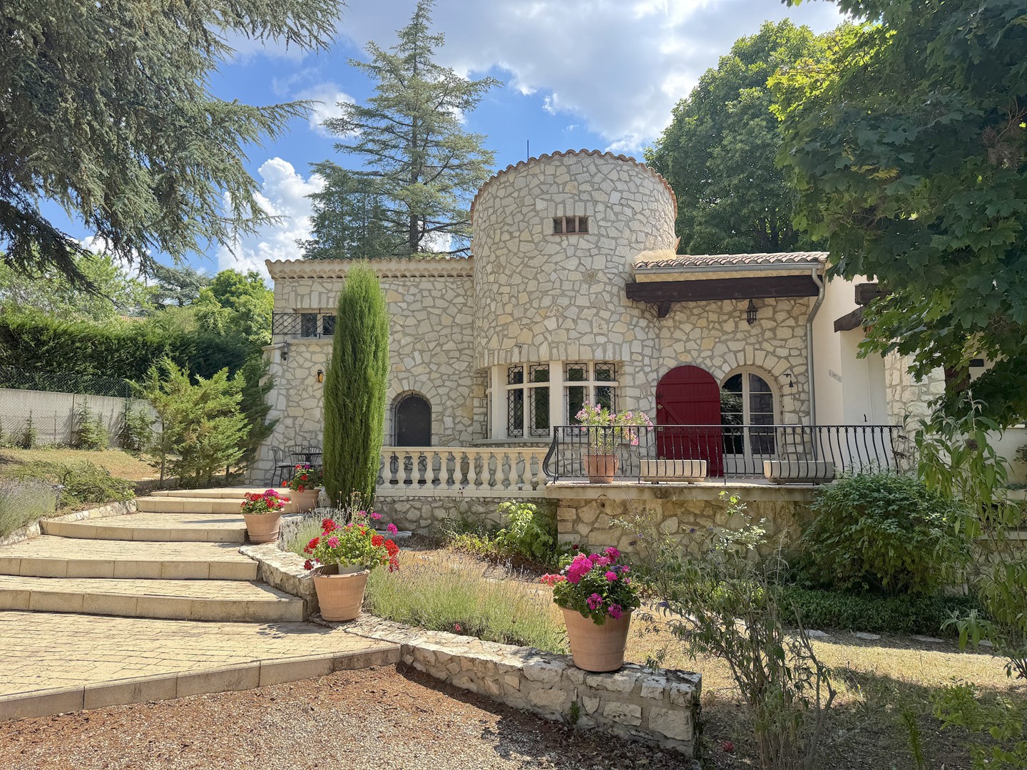 A delightful atypical villa between village and forest - 84390 Sault ...