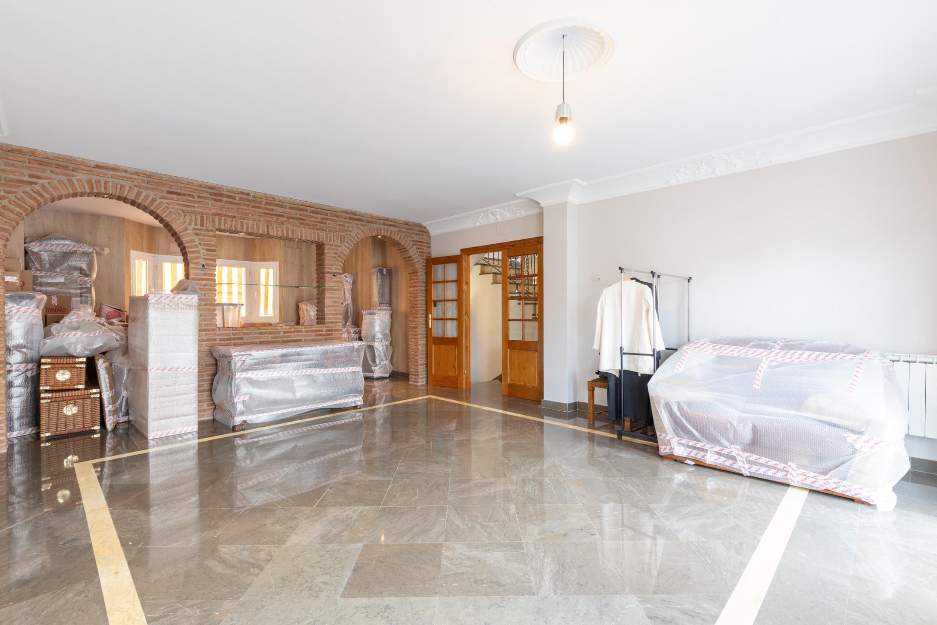 SPECTACULAR VILLA IN THE CENTRE OF ATARFE - 18230 Atarfe - 4 beds house ...