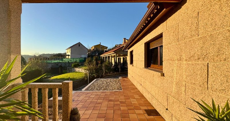 Experience the calm and light of southern Galicia: exclusive villa with ...