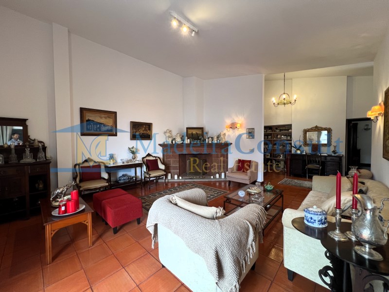 House with Sea View and Excellent Sun Exposure in Garajau, Madeira ...