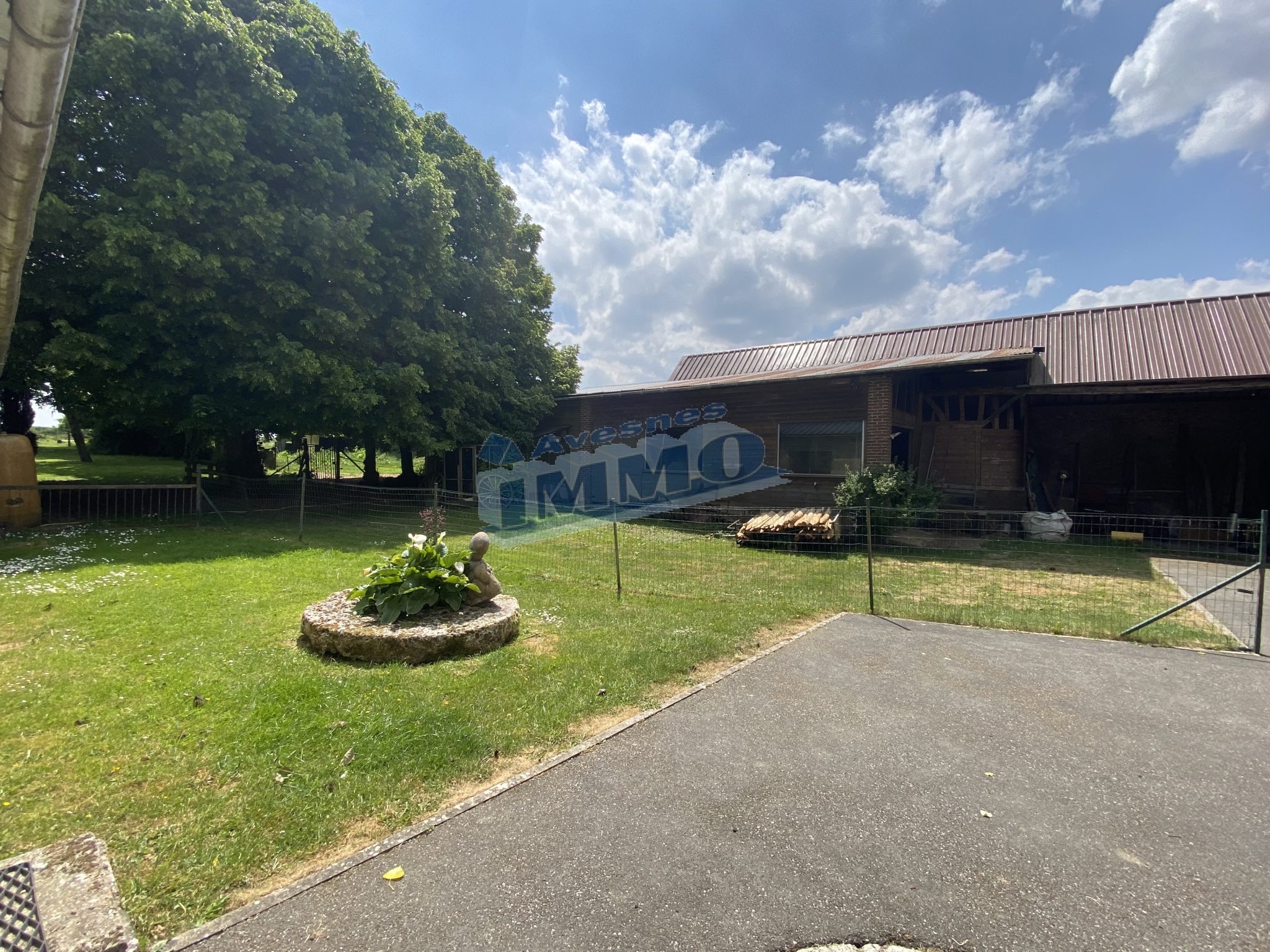 Ensemble immobilier isolé avec gîte et hangar Campagne d'Avesnes ...