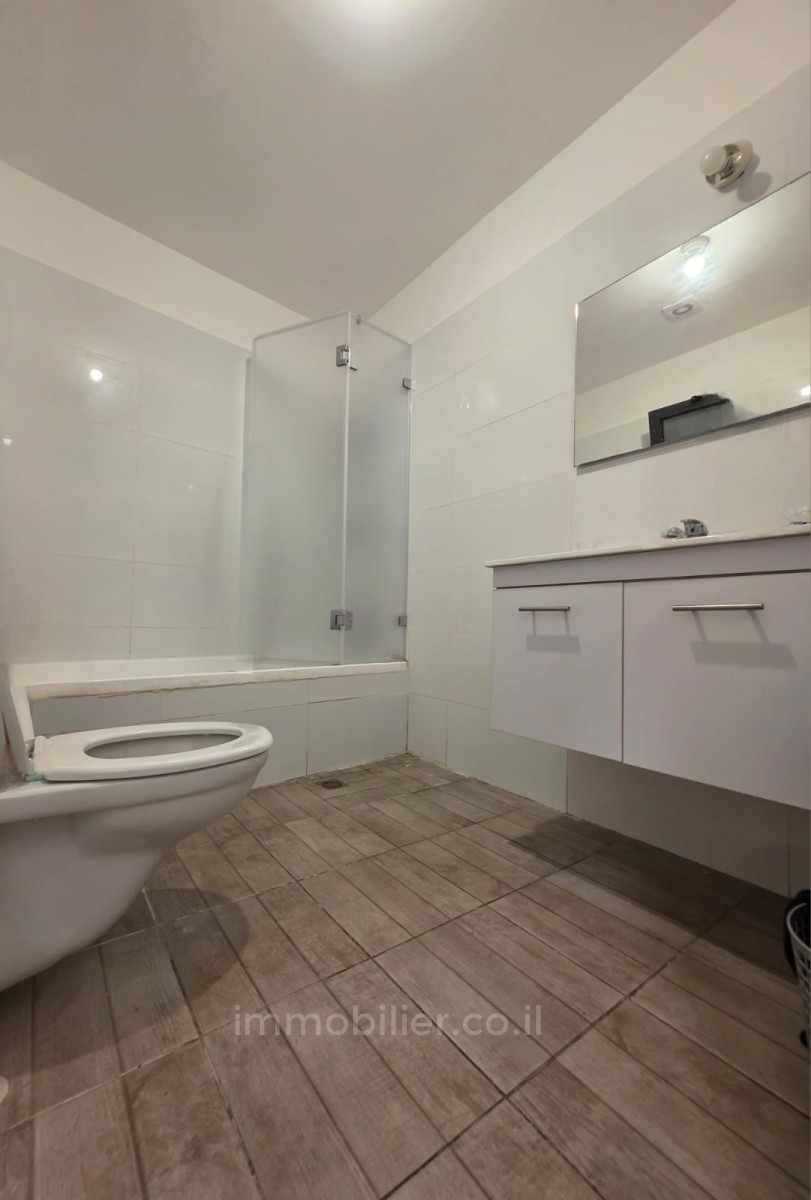 Modern 3-room apartment for sale – ideal location in bat yam - Centre ...