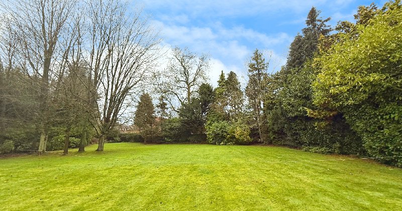 9 Properties for Sale in Swanland | Properstar