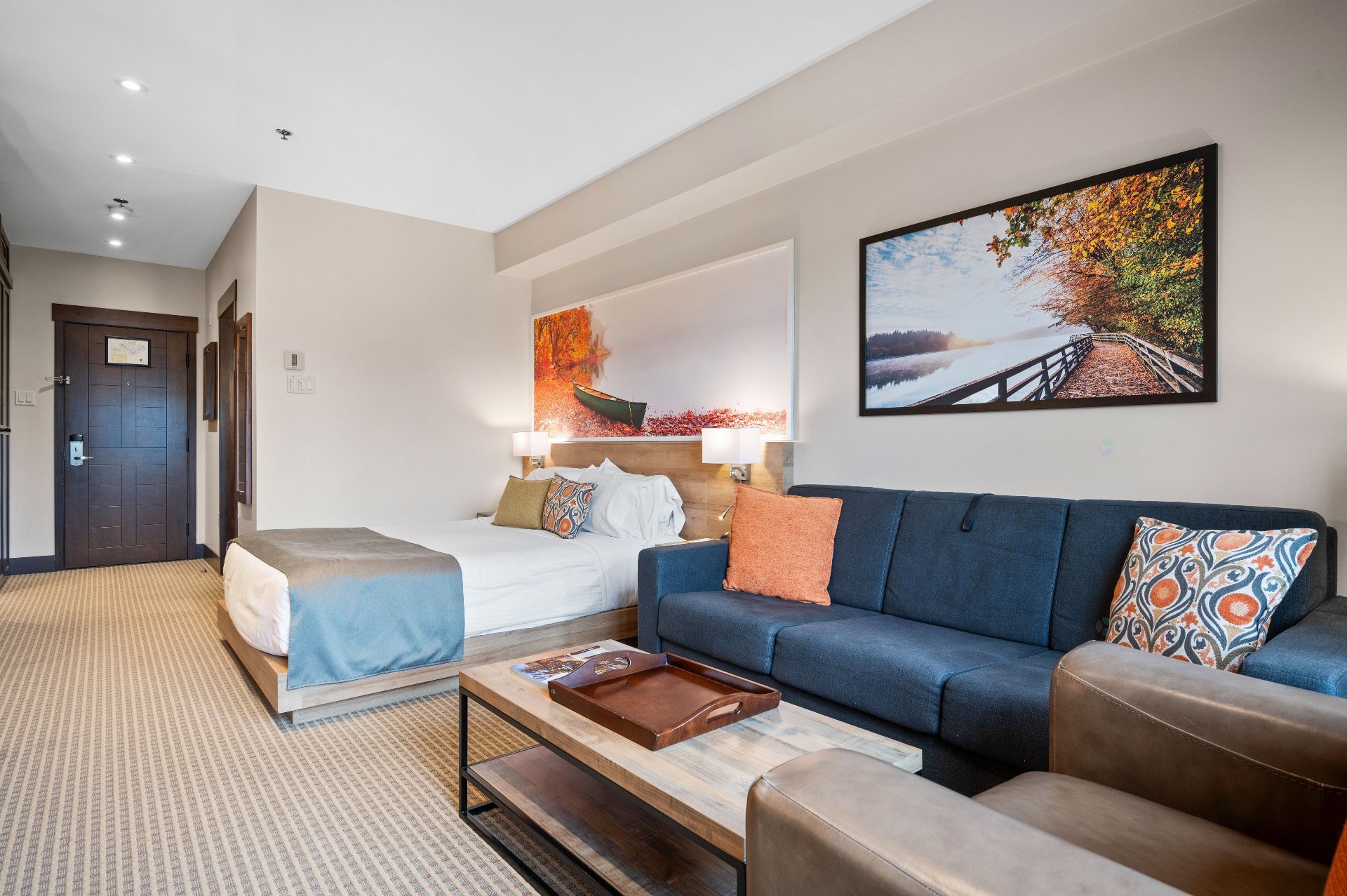 Cute studio with chic urban contemporary decor - 150 Ch. du Curé ...