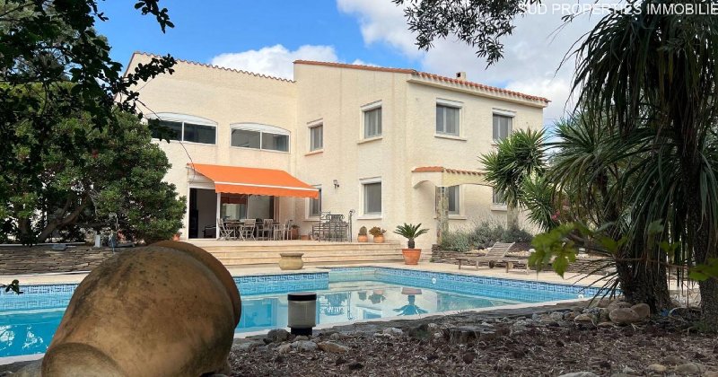 ON THE ROAD TO THE BEACHES, AN EXCEPTIONAL PROPERTY THAT LEAVES NO ROOM ...