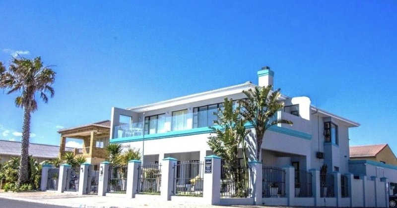 3 Appartements et maisons 4+ chambres à vendre - 7437 Le Cap | Properstar