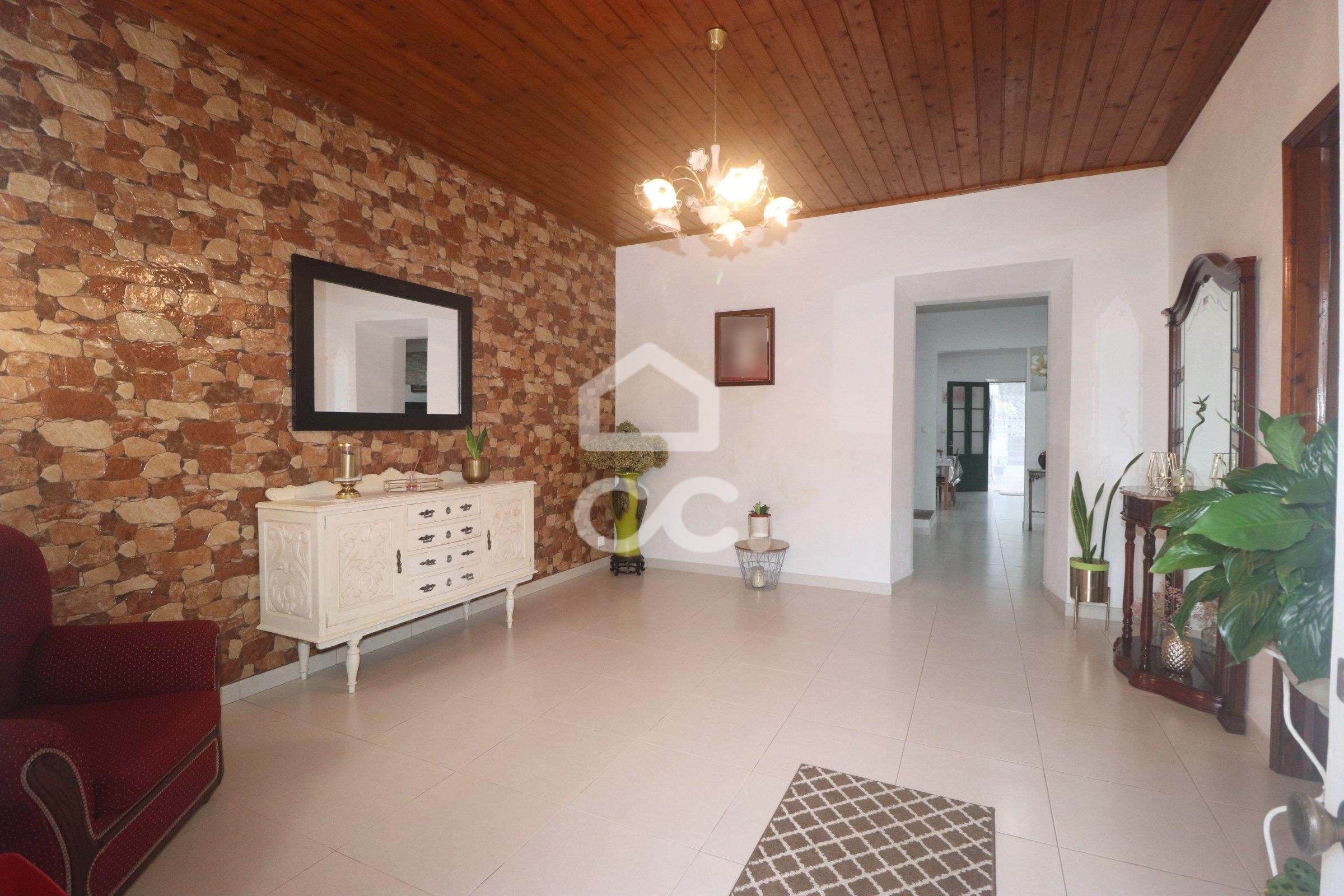 1 House with Mountains view for Sale in Ribeira Quente | Properstar