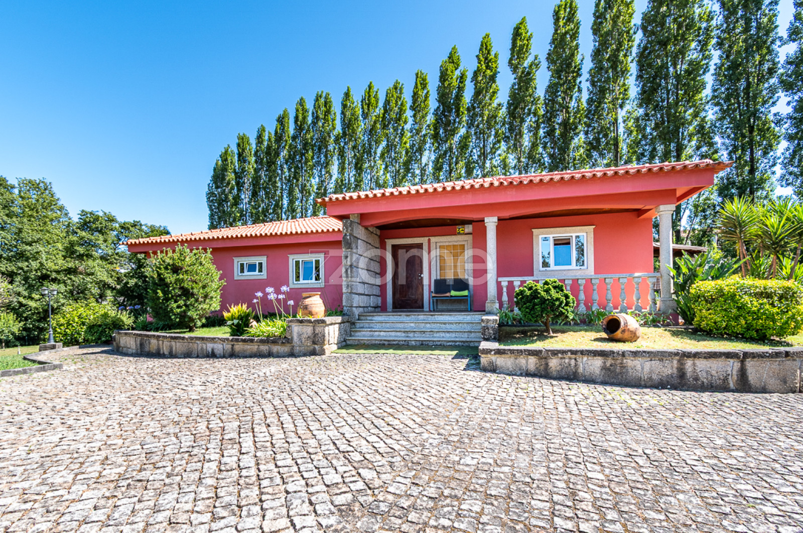 Maia - 4 beds house for sale - Properstar