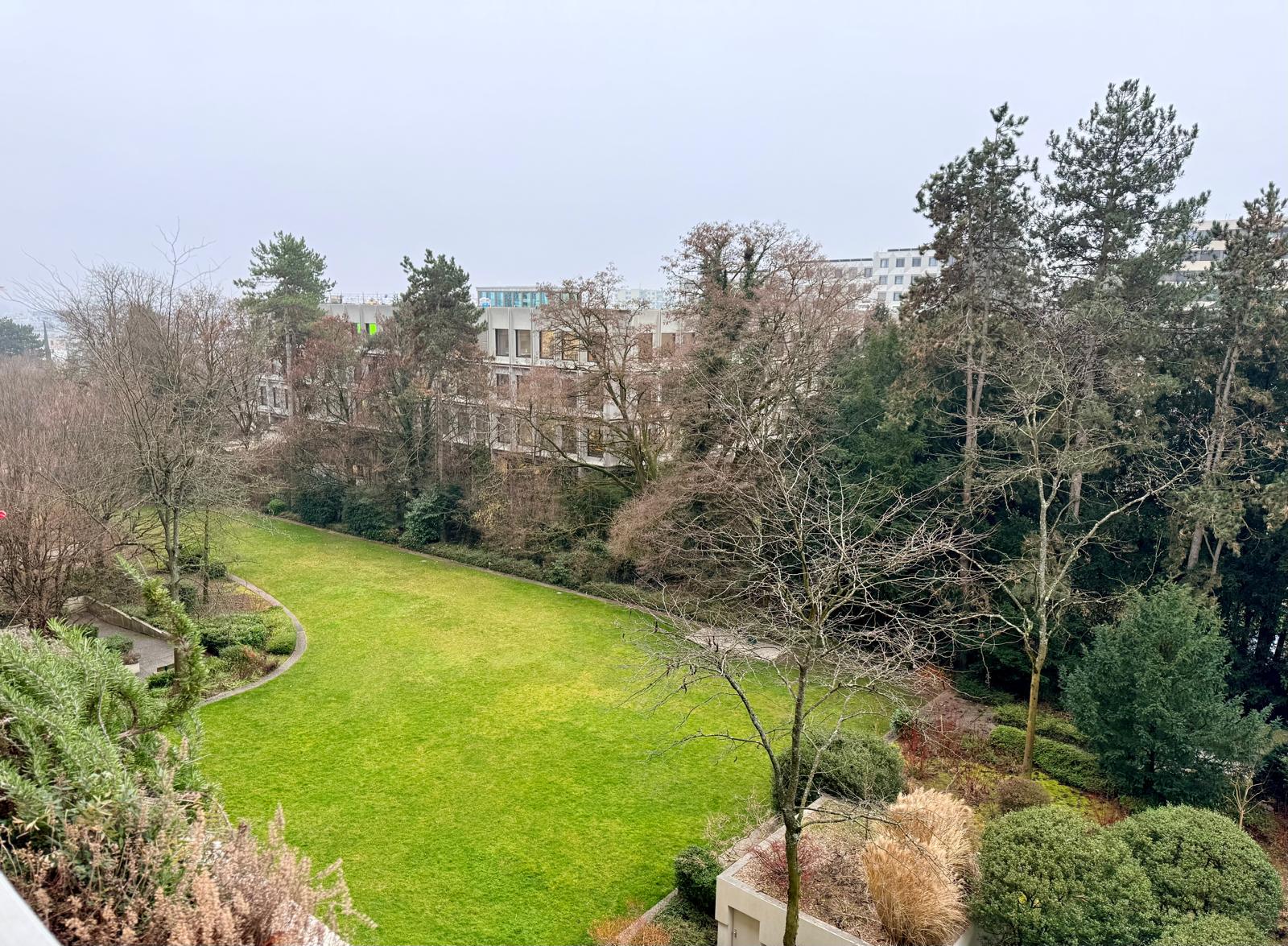 Renovated 3.5-Room Apartment – Quiet, Green, South-Facing - 1209 Genève ...