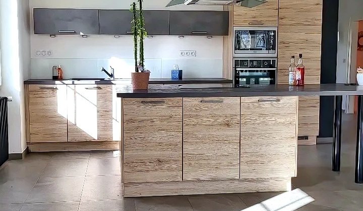 2 Homes with City view for Sale in Pusey | Properstar