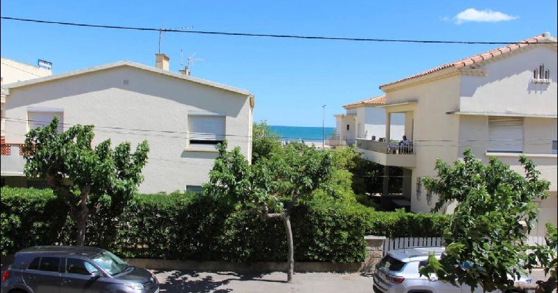 NARBONNE BEACH T2 TERRACE WITH SEA VIEW BEACH AT 70M - SEASONAL RENTAL ...