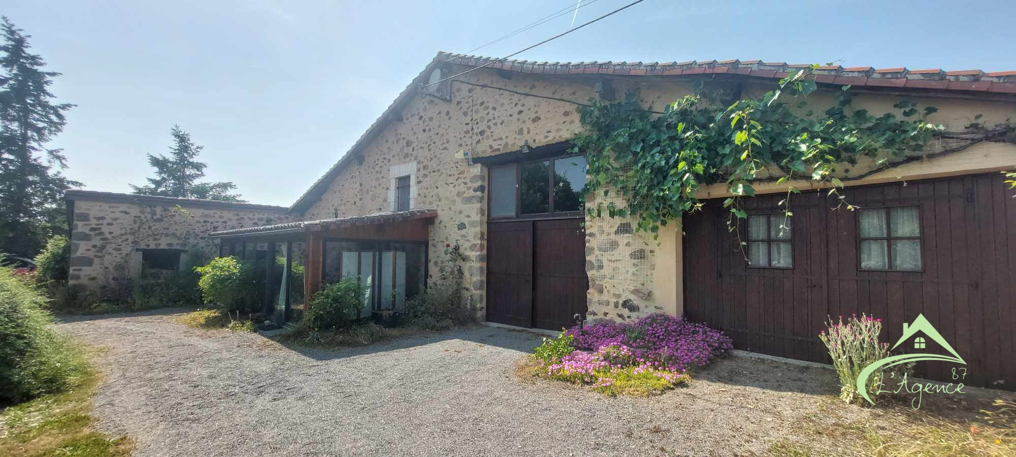 3 beds house for sale - Properstar