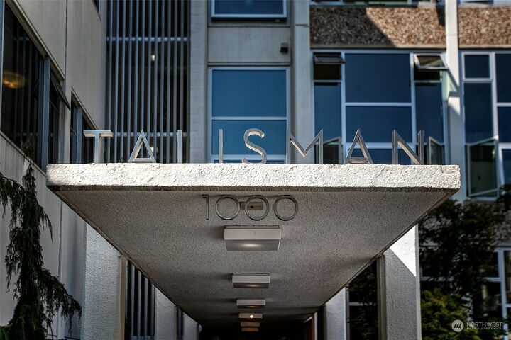 First Hill Area Condominium - 1000 Union Street 205, 98101 Seattle - 1 ...