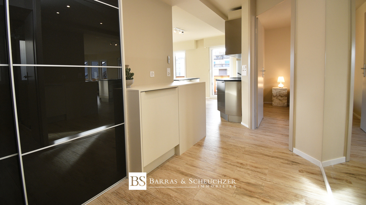 Magnífico 2,5 p renovado y amueblado, justo en el centro, rue du Prado ...