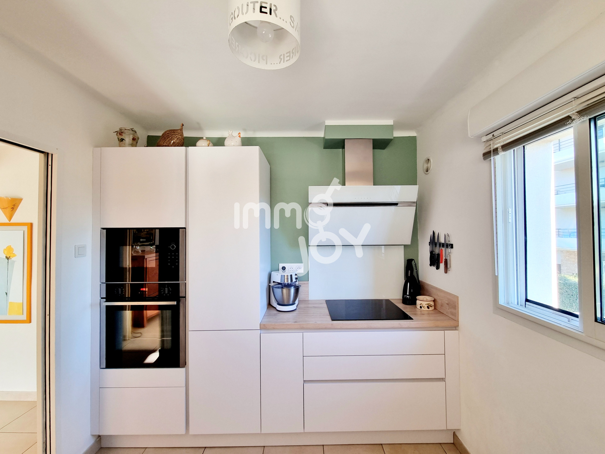 Apartment T4 of 67m2 with private courtyard 200meters from the sea ...