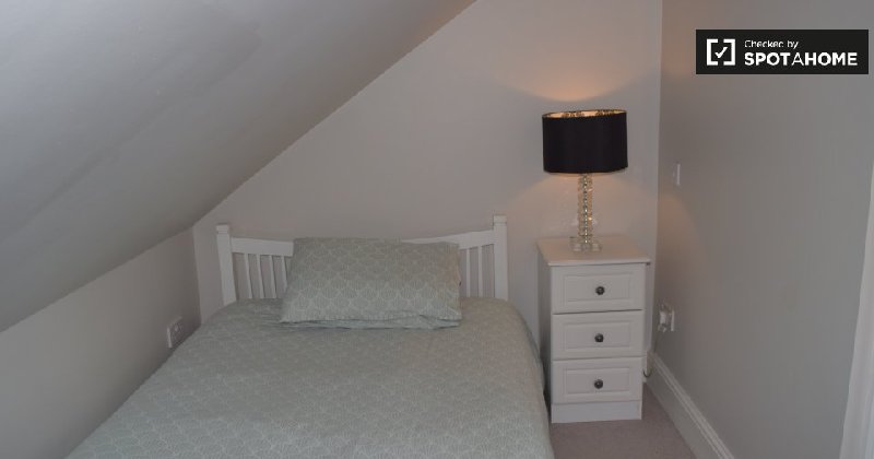 Room for rent in charming 5-bedroom house, Drumcondra Dublin - D03RF84 ...