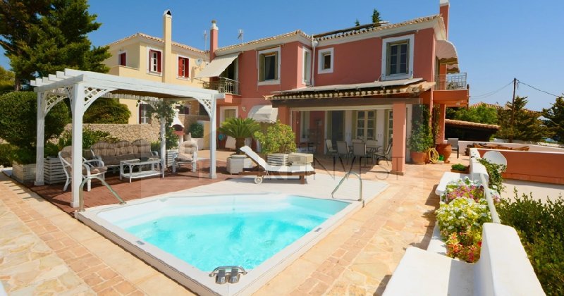 7 Houses with Mountains view for Sale in Porto Cheli | Properstar