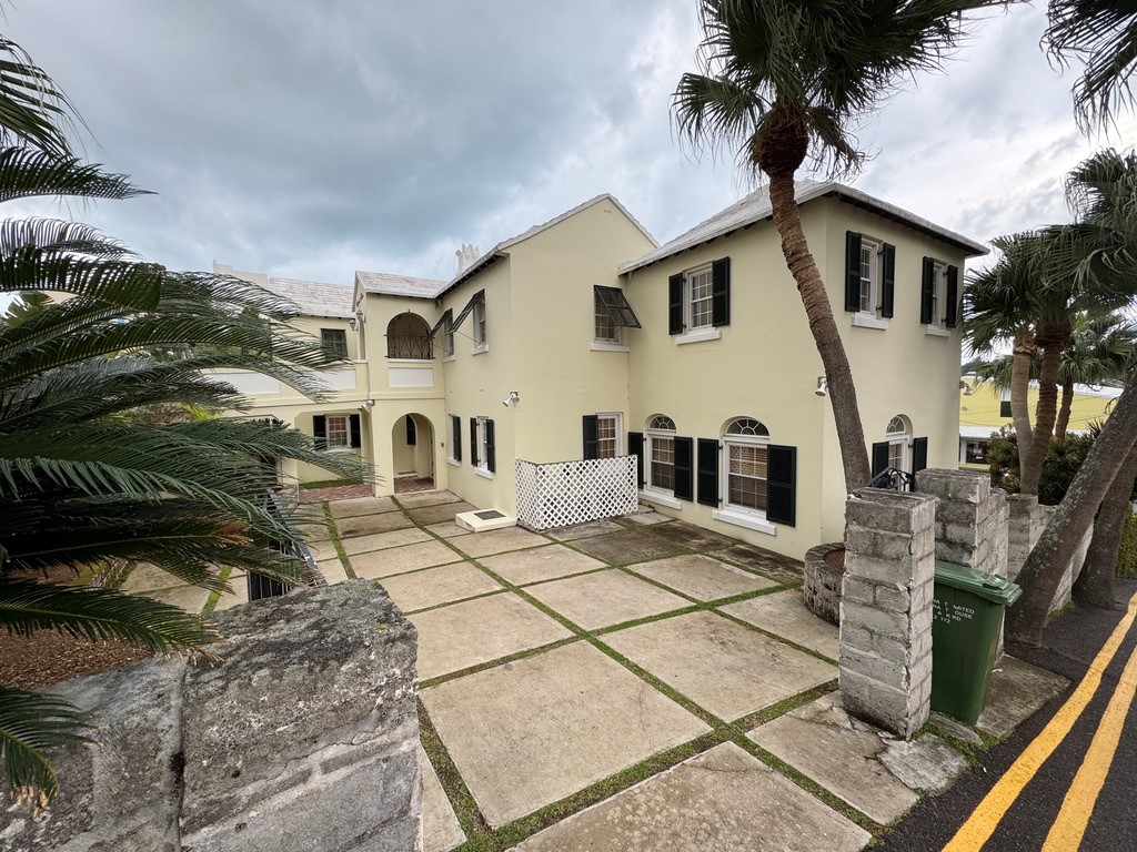 Argonaut House - 5 Park Rd, City of Hamilton - House for rent - Properstar