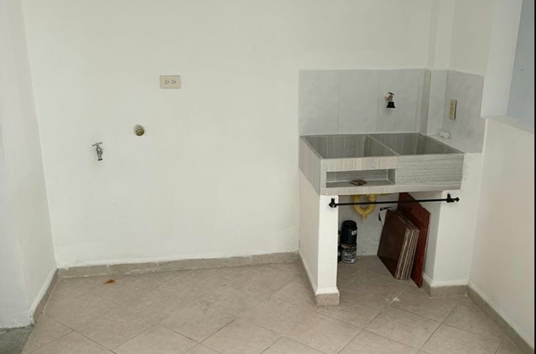 House For Sale Of 120 Mt2, With 4 Bedrooms, Near San Nicolas Shopping ...