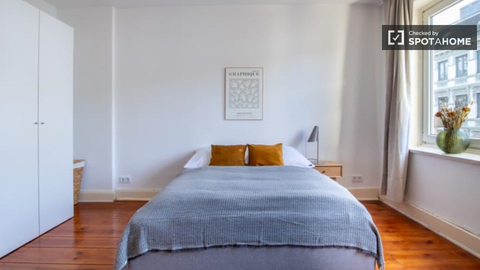 Room in furnished and serviced 5-bedroom co-living apartm. - 20357 ...
