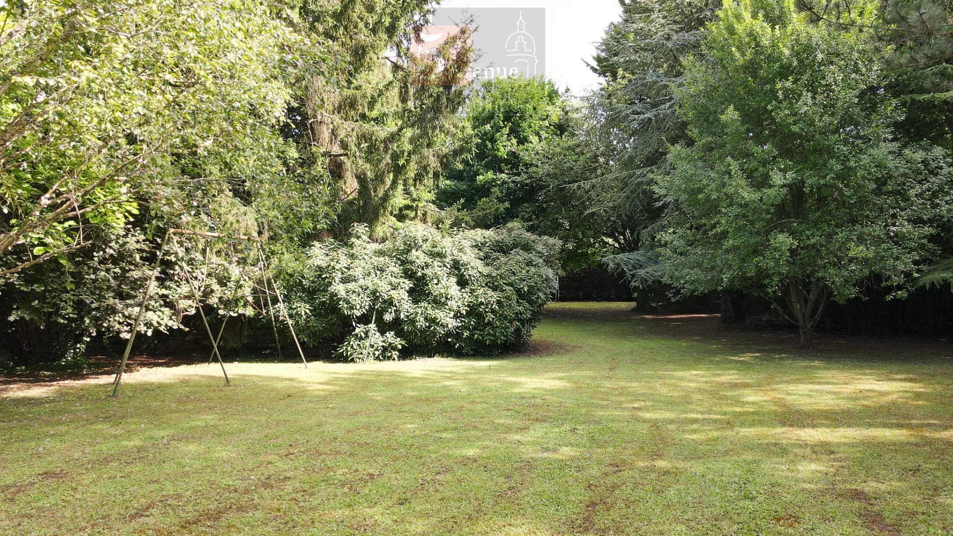 Building plot of 2,200 m2 for sale 10 minutes from Chantilly - 60500 ...
