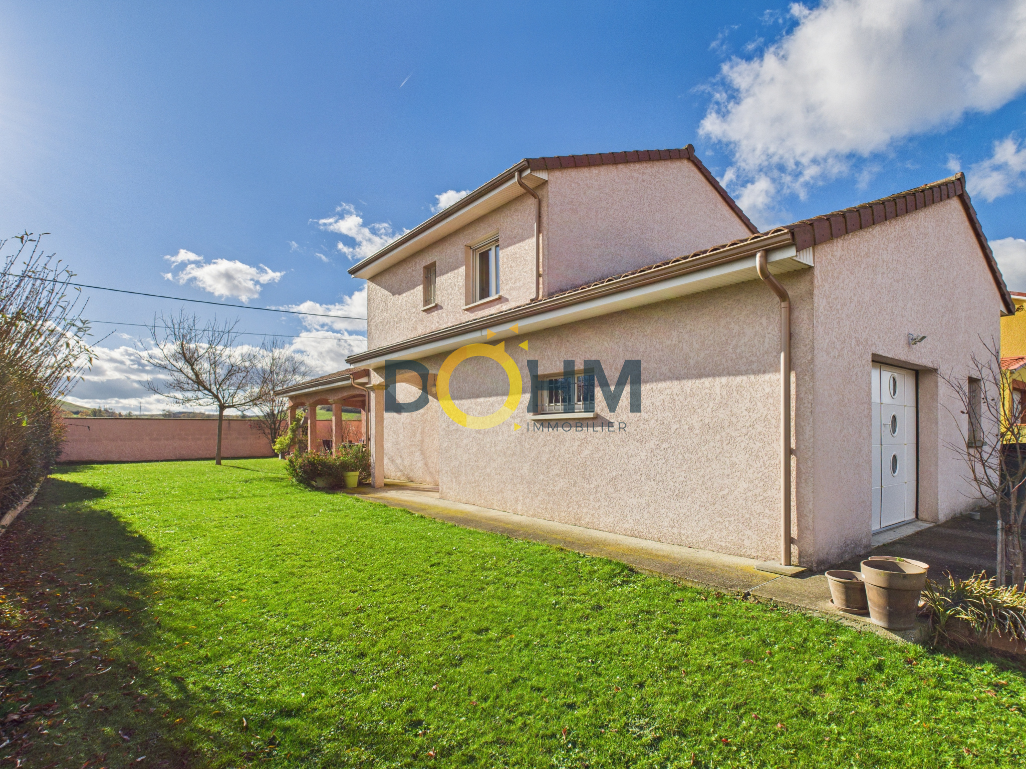 Contemporary 4 bedroom house, garage and covered terrace - 63500 ...