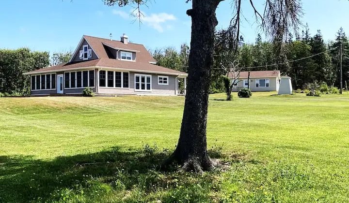 1 5+ bedrooms House for Sale in Prince Edward Island | Properstar