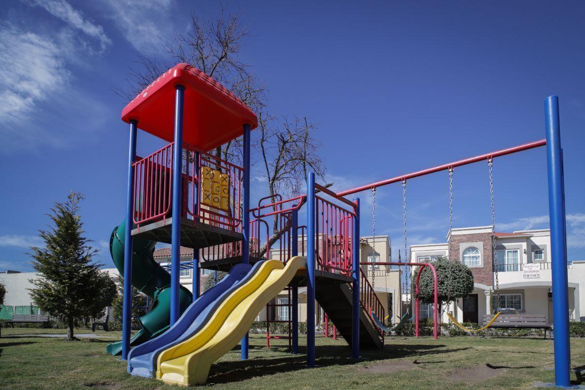 FP HOUSE FOR SALE RESIDENTIAL PORTOFINO ROYAL COUNTRY CLUB PROTOTYPE ...