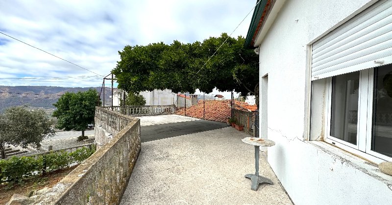 11 Casas com 4+ quartos para venda - Espinhosa | Properstar PT