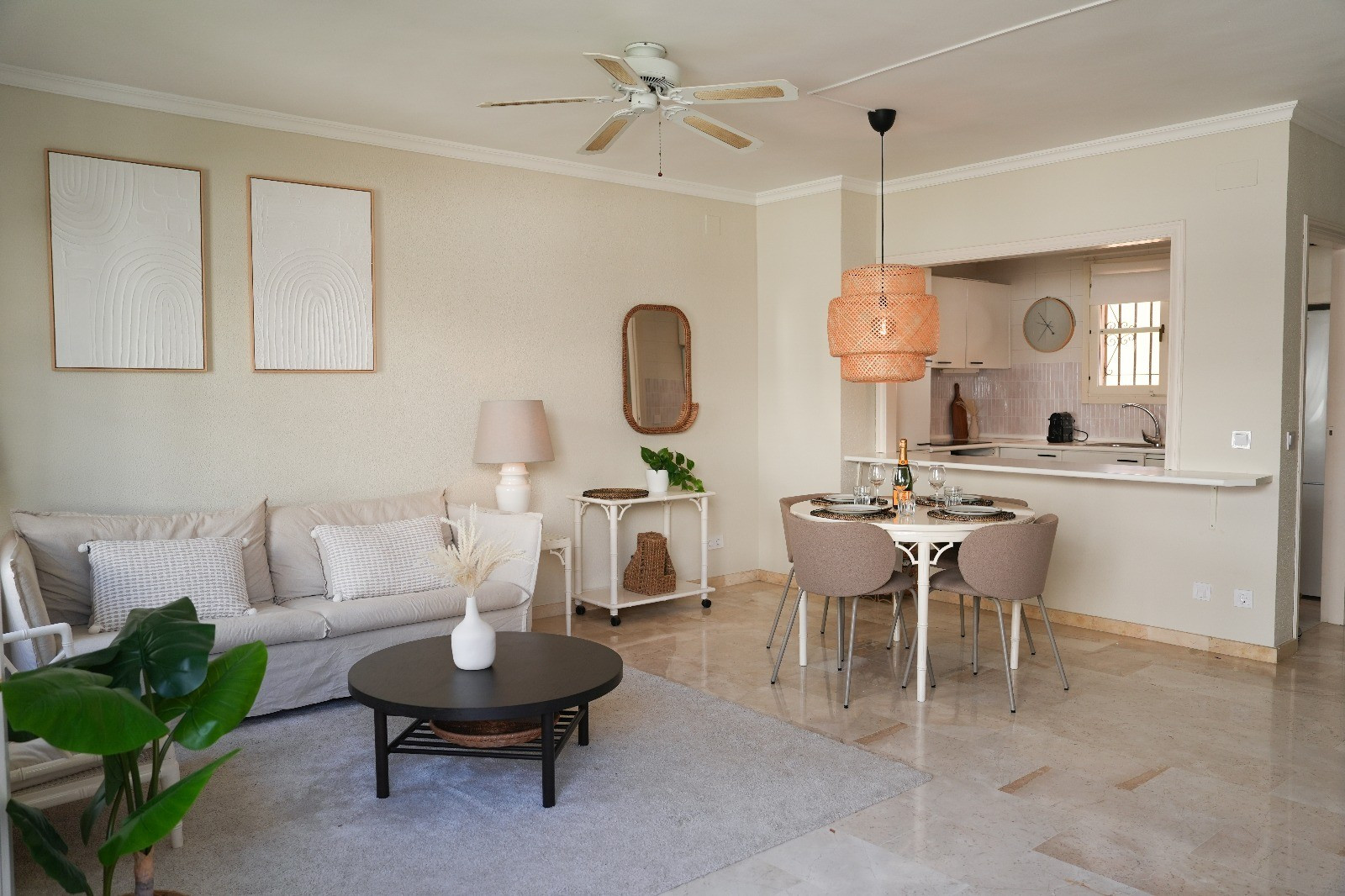 AWARD WINNING COSTA DEL SOL LUXURY REAL ESTATE AGENCY, BRIGHT 2 BEDROOM ...