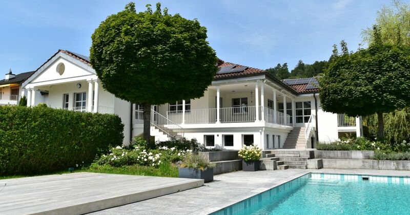 Elegance meets panorama - Unique luxury villa with pool ! - 6048 Horw ...