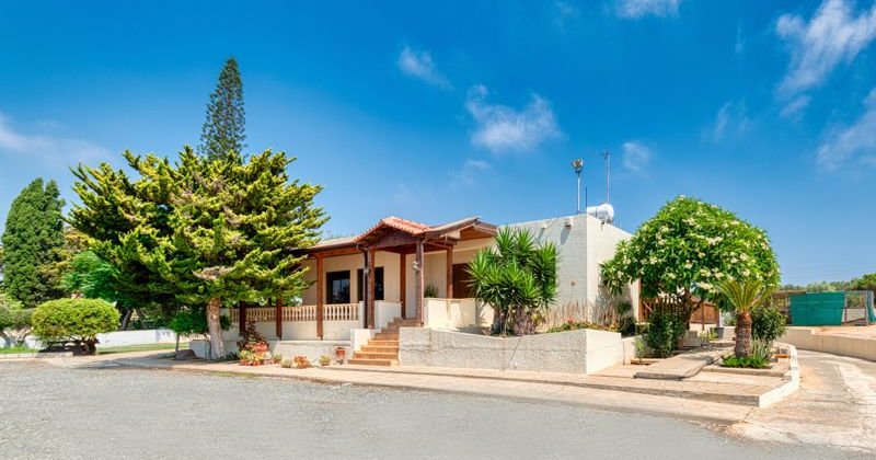 1 Bungalow for Sale in Protaras | Properstar