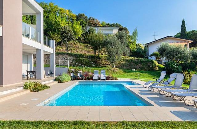 75 Maisons à vendre - Moniga del Garda | Properstar