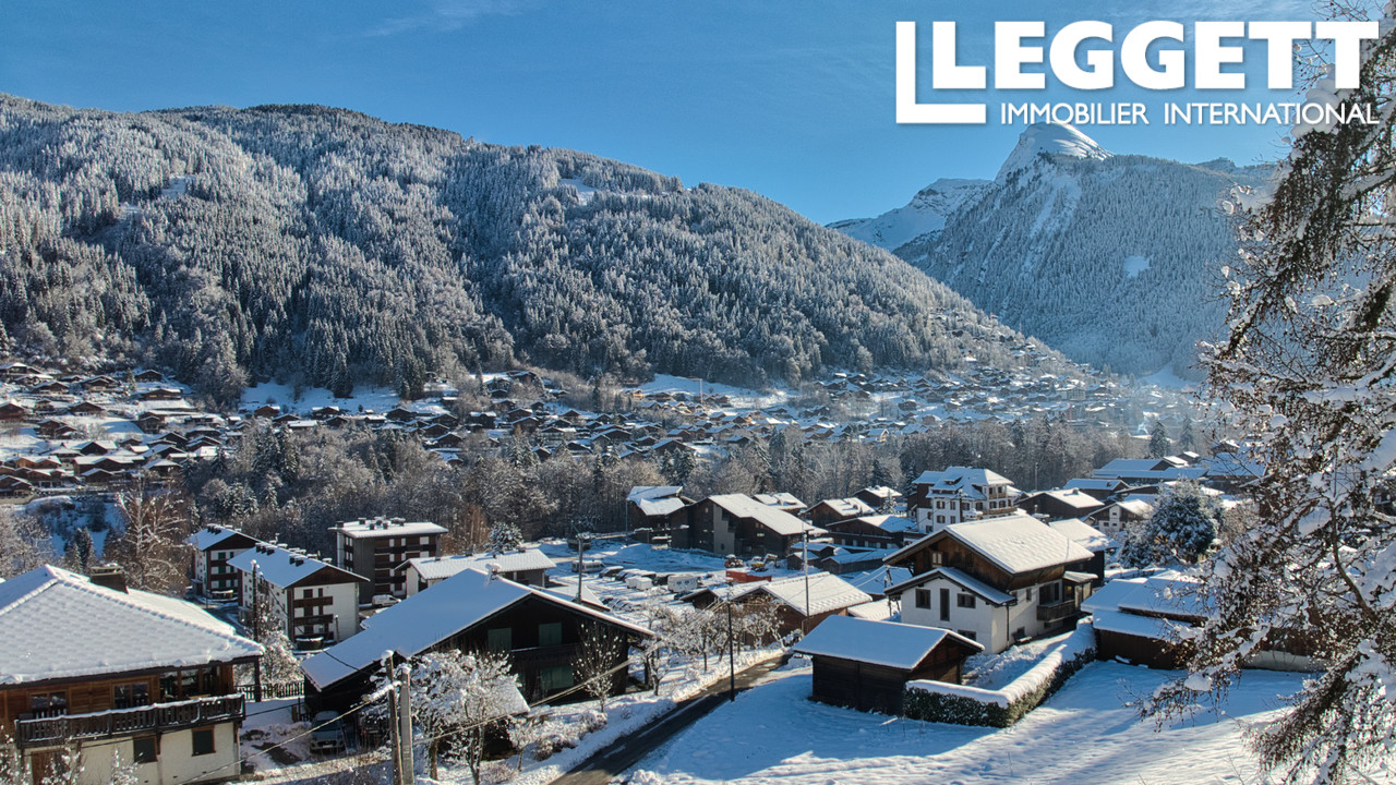 Morzine center building plot with a superb view of the mountains ...