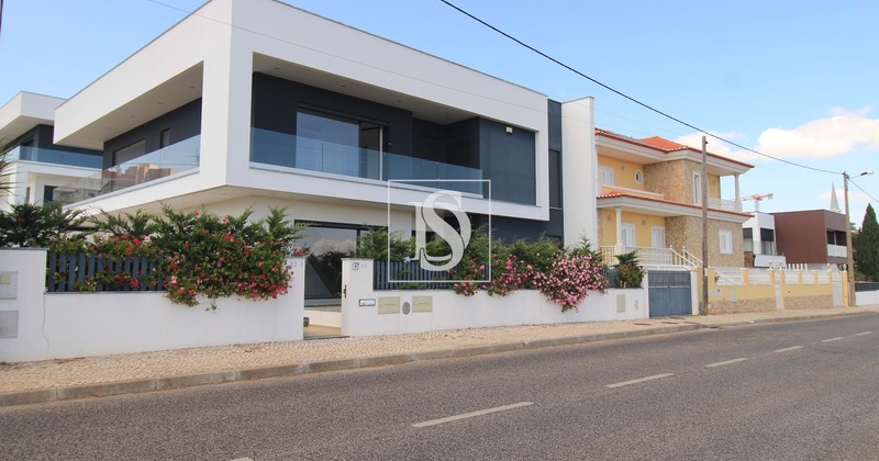 425 Maisons avec garage à vendre - Santo António dos Cavaleiros ...