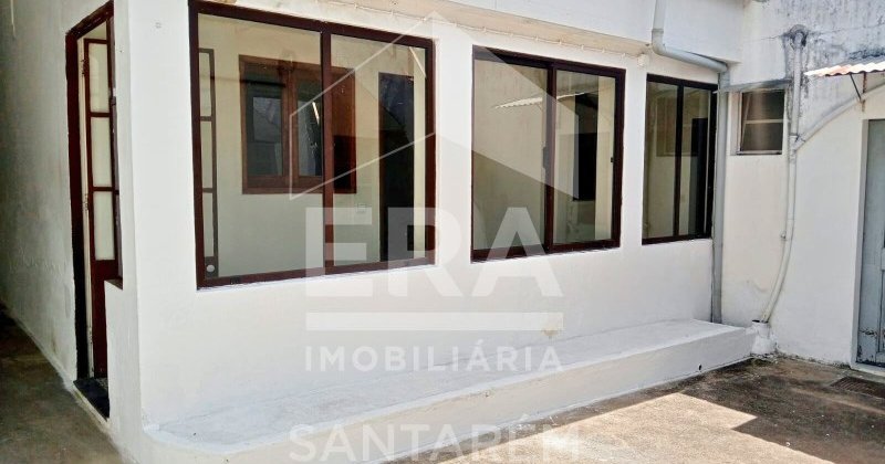 12 Hus med trädgård och garage till salu i Alcanhões | Properstar