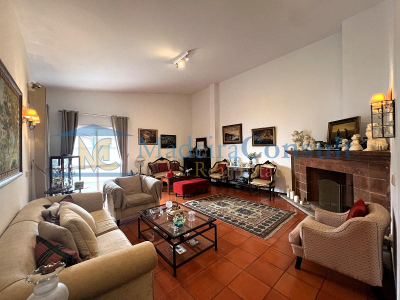 House with Sea View and Excellent Sun Exposure in Garajau, Madeira ...