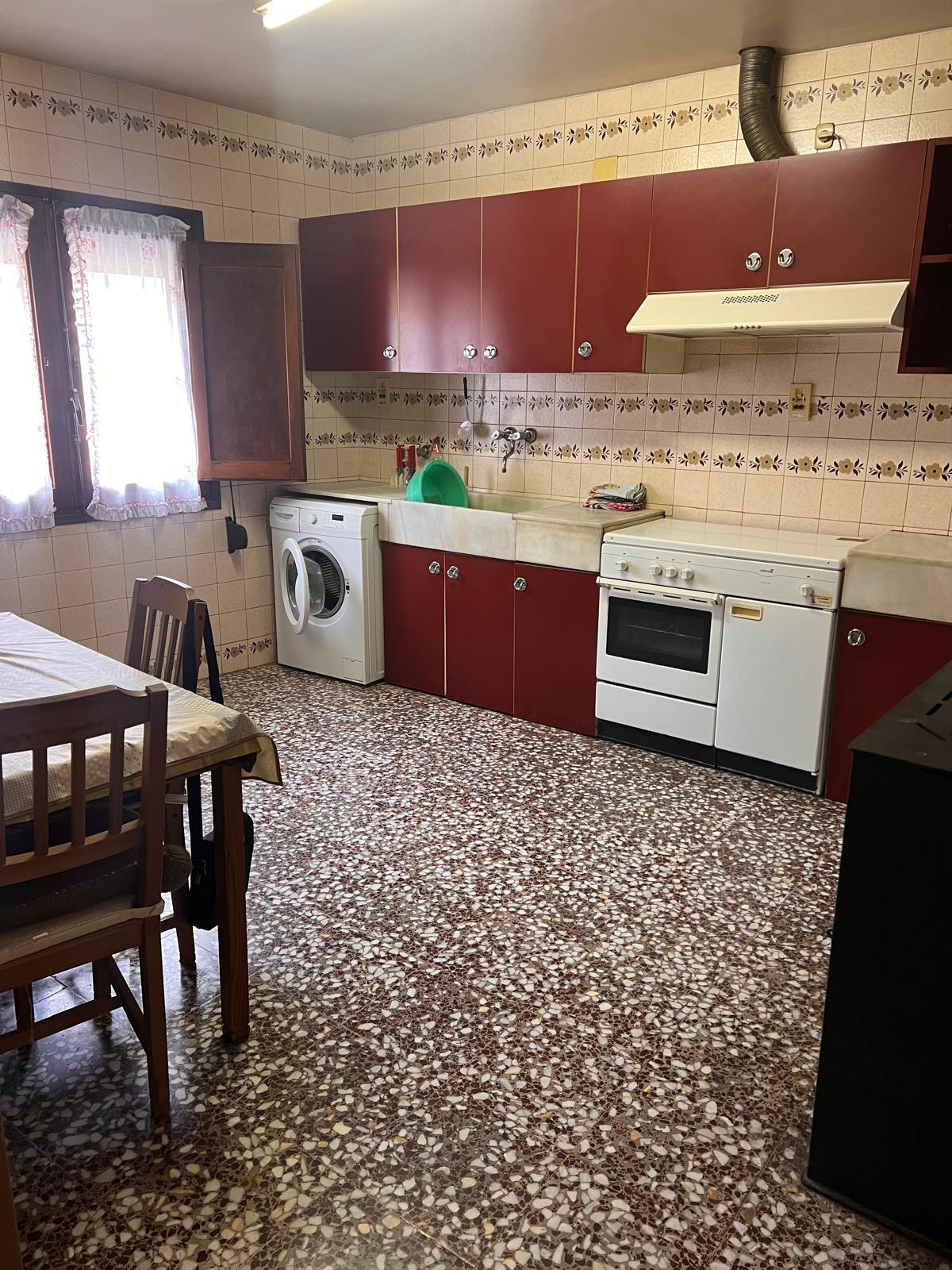 LARGE TOWN HOUSE NEAR HUESCA (QUINZANO) - La Sotonera - 6 beds house ...