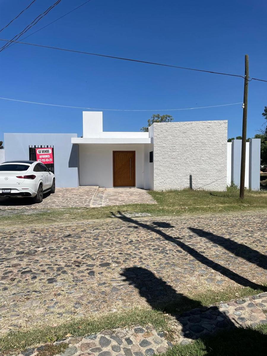 One-storey house in Lomas de Comanjilla - Guanajuato, León ...