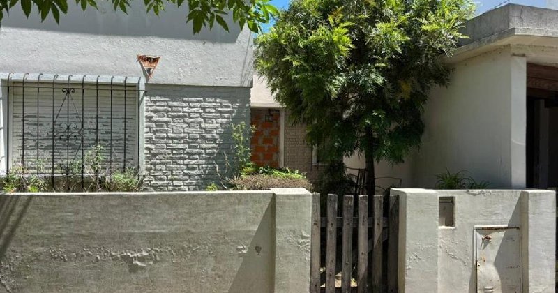 WE SELL HOUSE IN CITY BELL ENTRE CAMINOS. - 465 e/ 14A y 14B, 1896 City ...