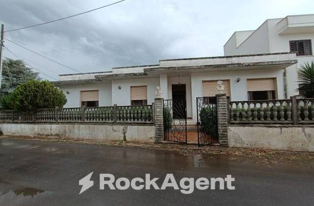 1 Maison à vendre avec jardin et garage - Salice Salentino | Properstar FR