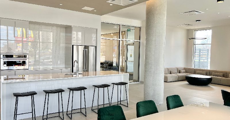 7051 Boul. des Galeries-d'Anjou #302 H1M0A7 LL26-00828 - 7051 Boul. des ...