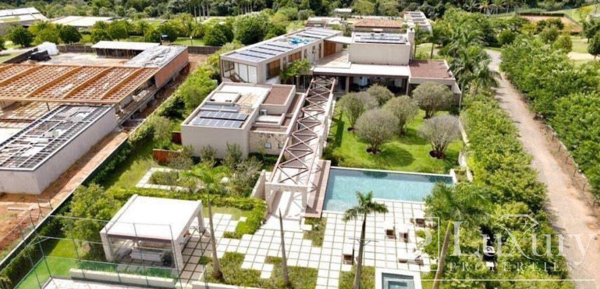 Boa Vista Farm: Luxury Home Designed by Chris Hamoui - 18540000 Porto ...