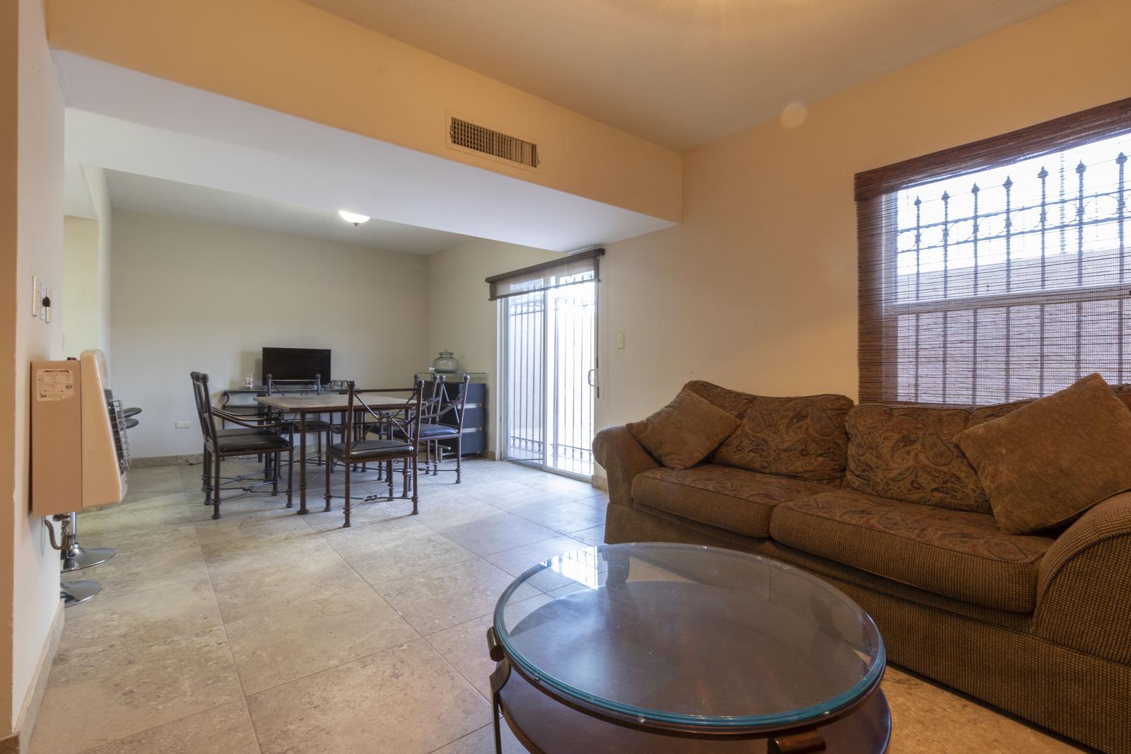 Maison semi-meublée à louer sur le Paseo del Real près de La Sarzana ...