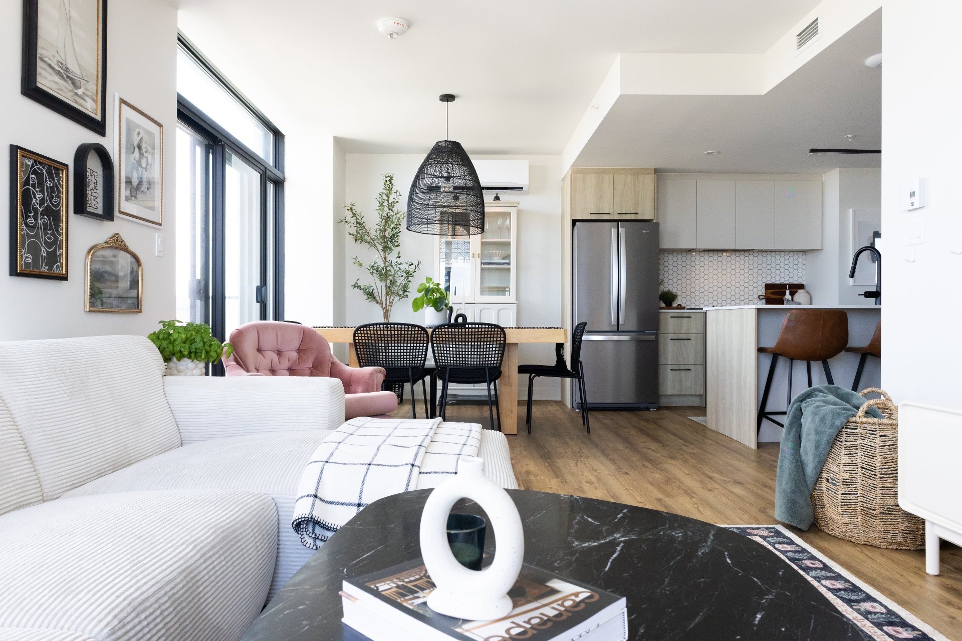 3460 Boul. St-Elzear O. 1604, H7P 0M7 Laval (Chomedey) - 8 zimmer ...