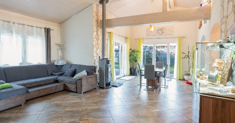 JEDNOKATNA VILA - Route de Russy 23, 1563 Dompierre FR - Vila for sale ...