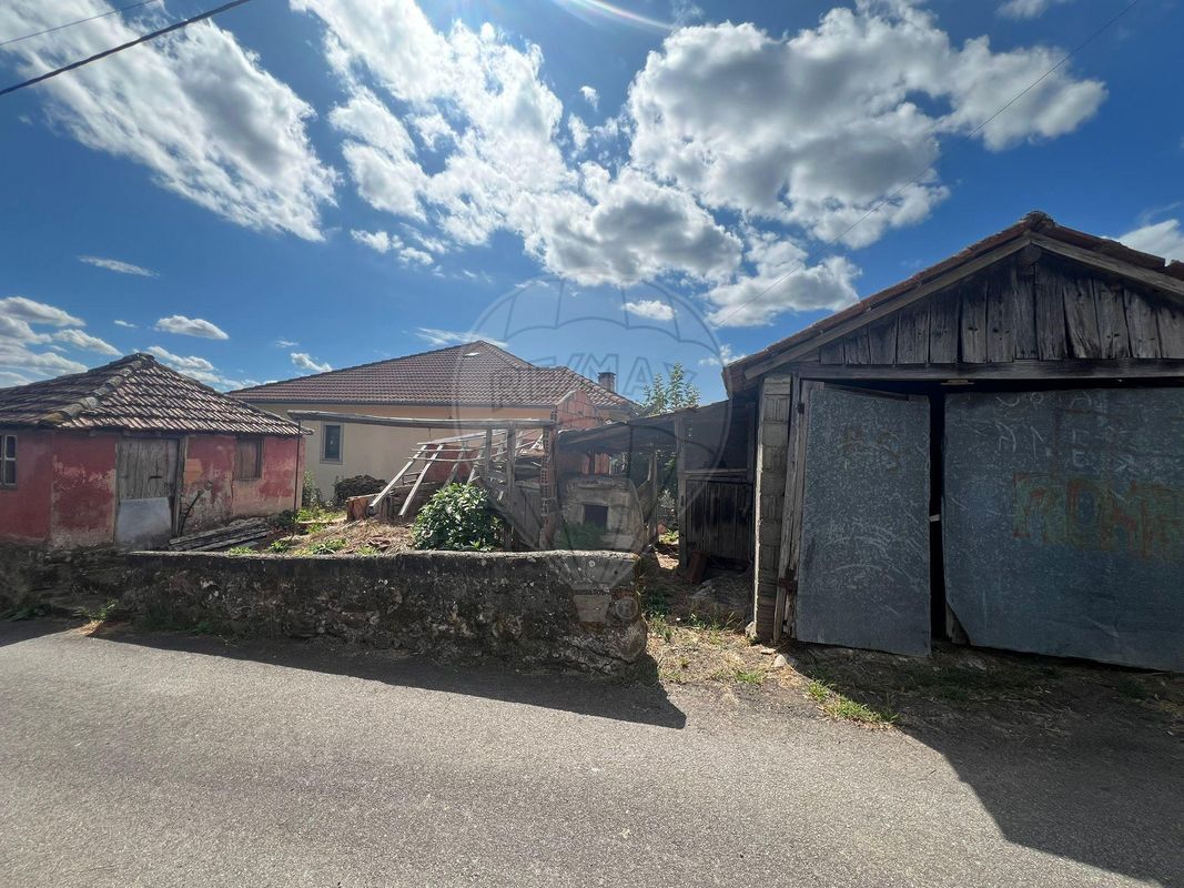 House T0 for sale in São Pedro do Sul - Villa for sale - Properstar