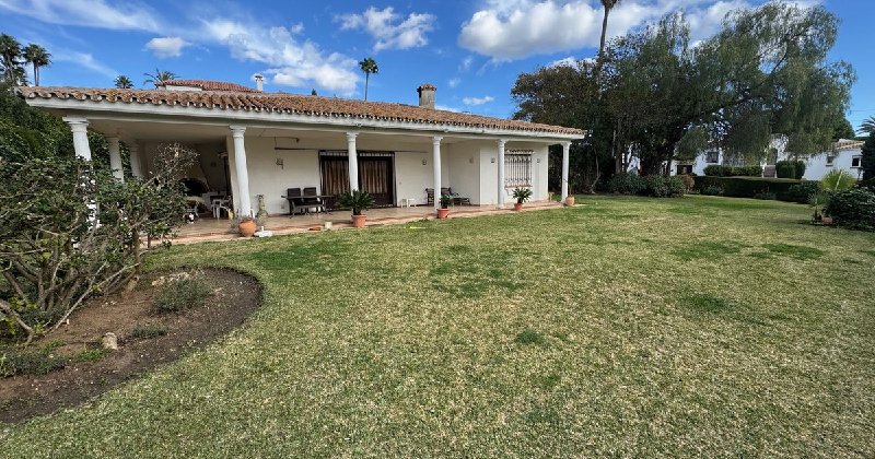 16 Av. de la Gardenia, Estepona (District) Costa del Sol, Málaga ...