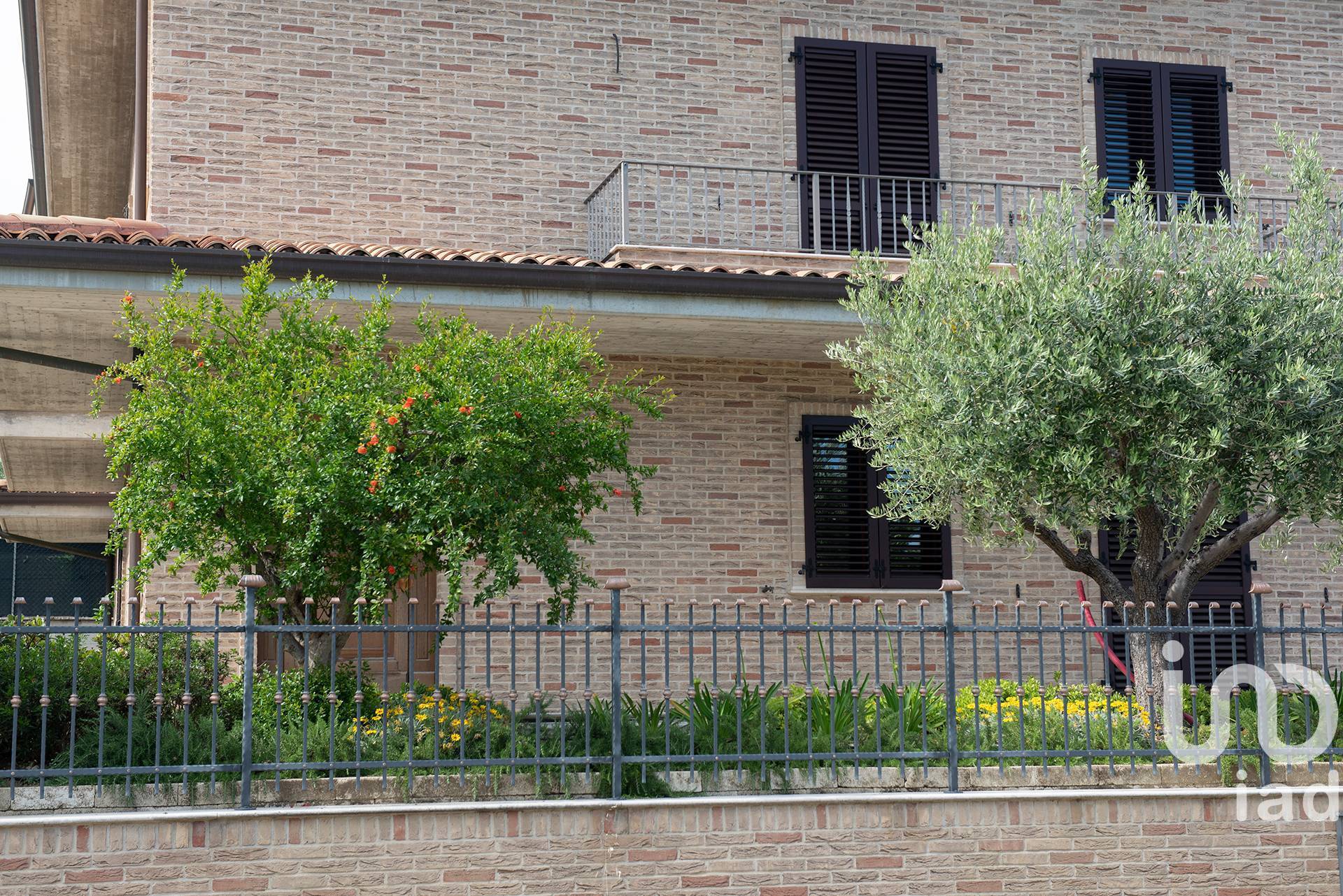 Viale EUGENIA, 62012 Civitanova Marche - 6 beds villa for sale - Properstar