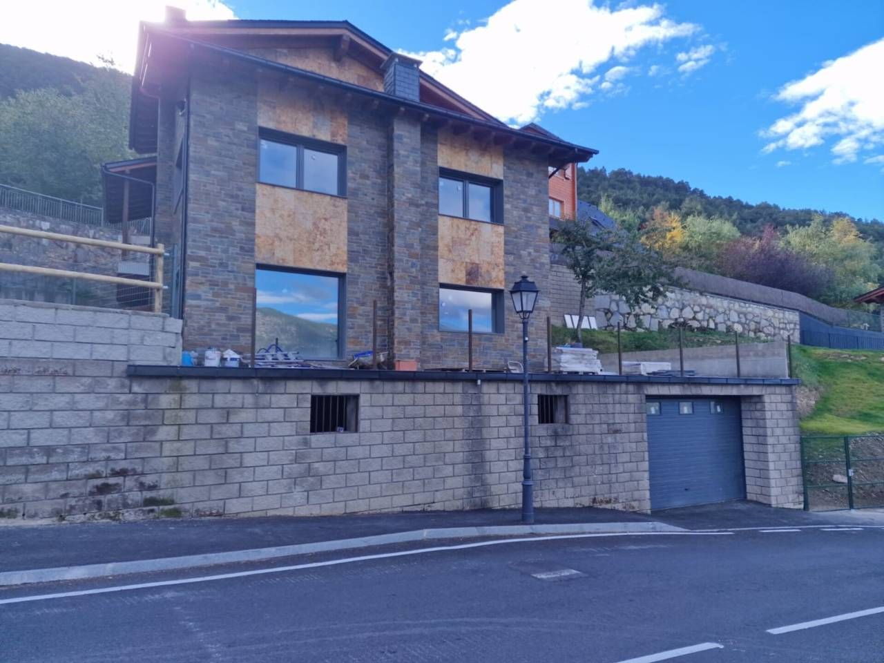 AD600 Sant Julià de Lòria - 4 beds chalet for sale - Properstar